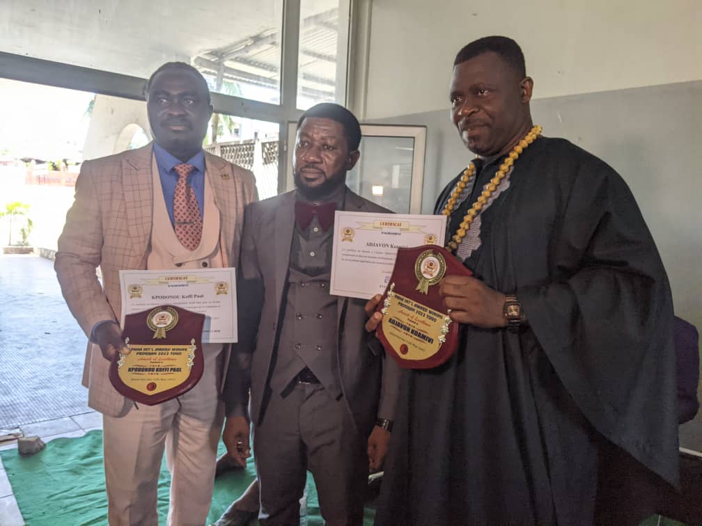 PAHA AWARD 1st EDITION: Exceptional award ceremony to Reverent Apostle ...